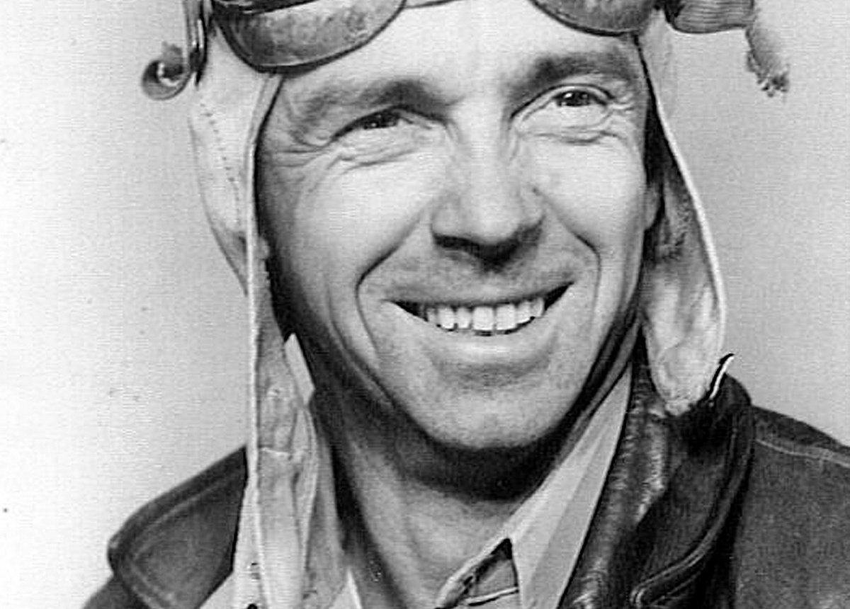 Robert E. "Bob" Huggins - Wisconsin Aviation Hall of Fame